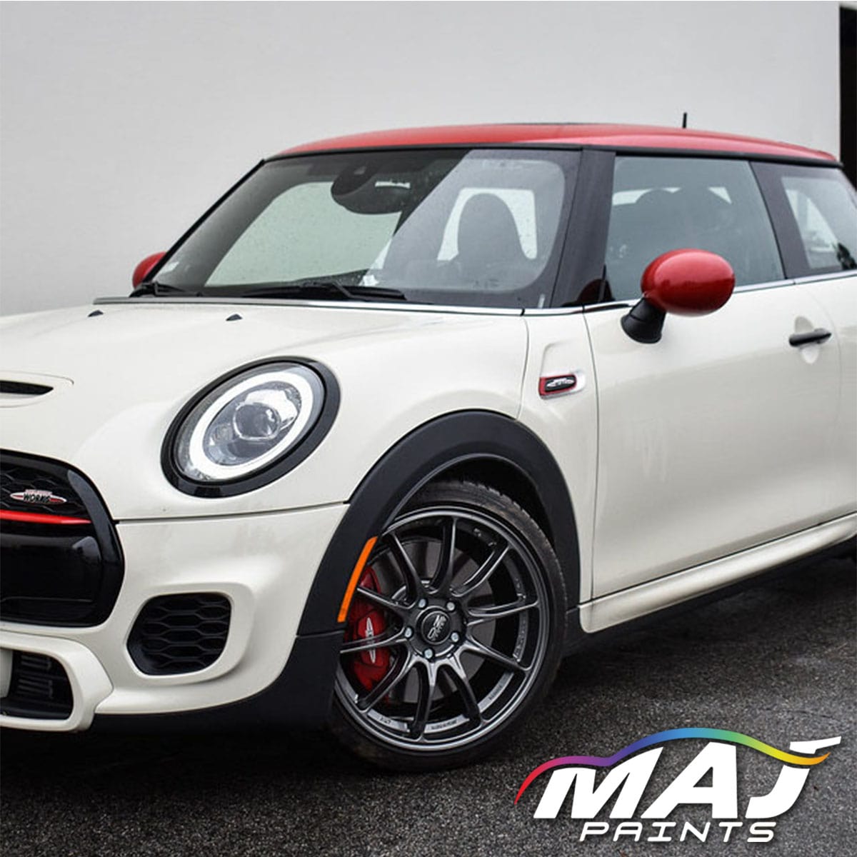 Mini Pepper/Old English White Paint – majic.
